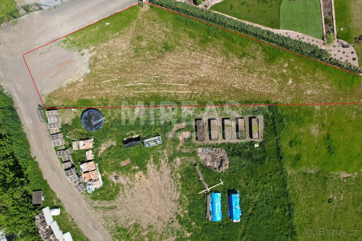 Lhotice - část obce Mnichovo Hradiště, prodej pozemku 552 m2 - Mladá Boleslav | Bazoš.cz
