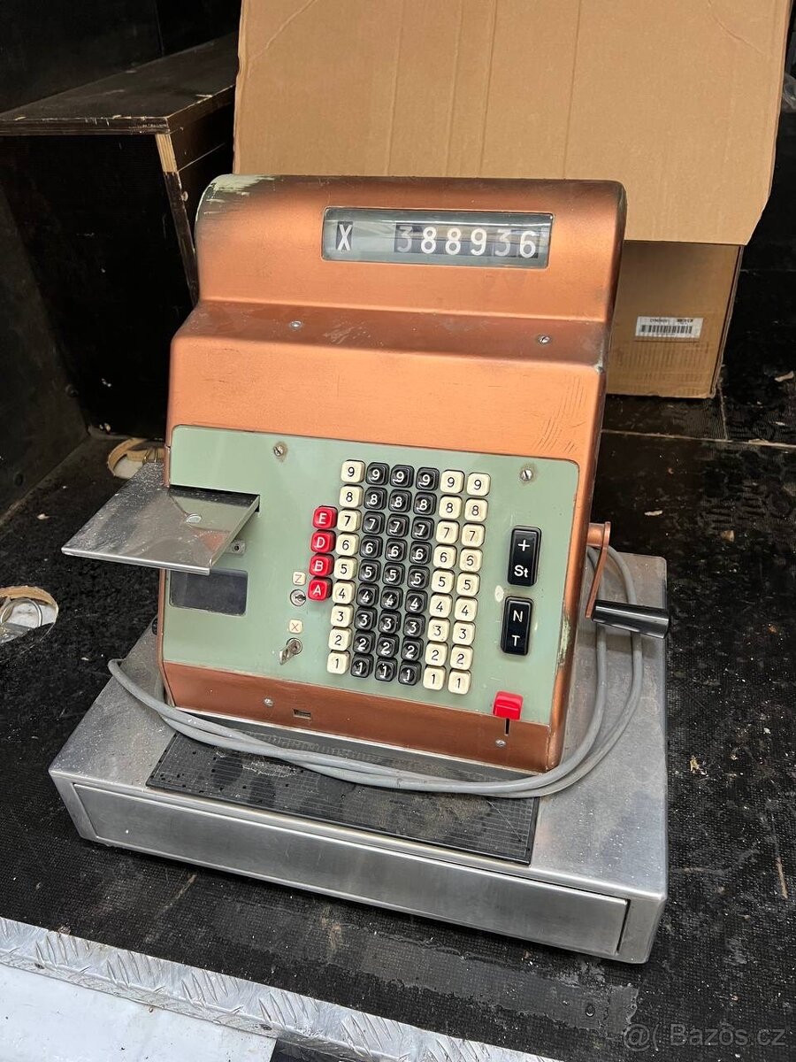 Plně funkční historická mechanická pokladna (kasa) – retro - Cheb ...