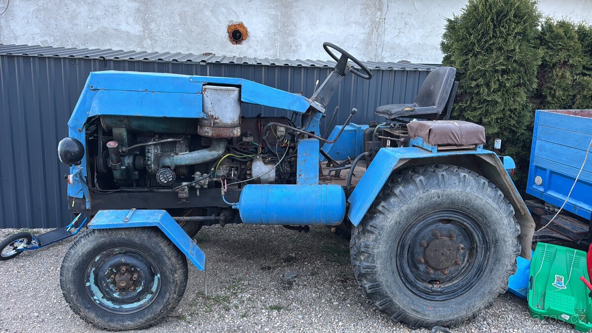 Traktor domácí výroby DIESEL - Pardubice | Bazoš.cz