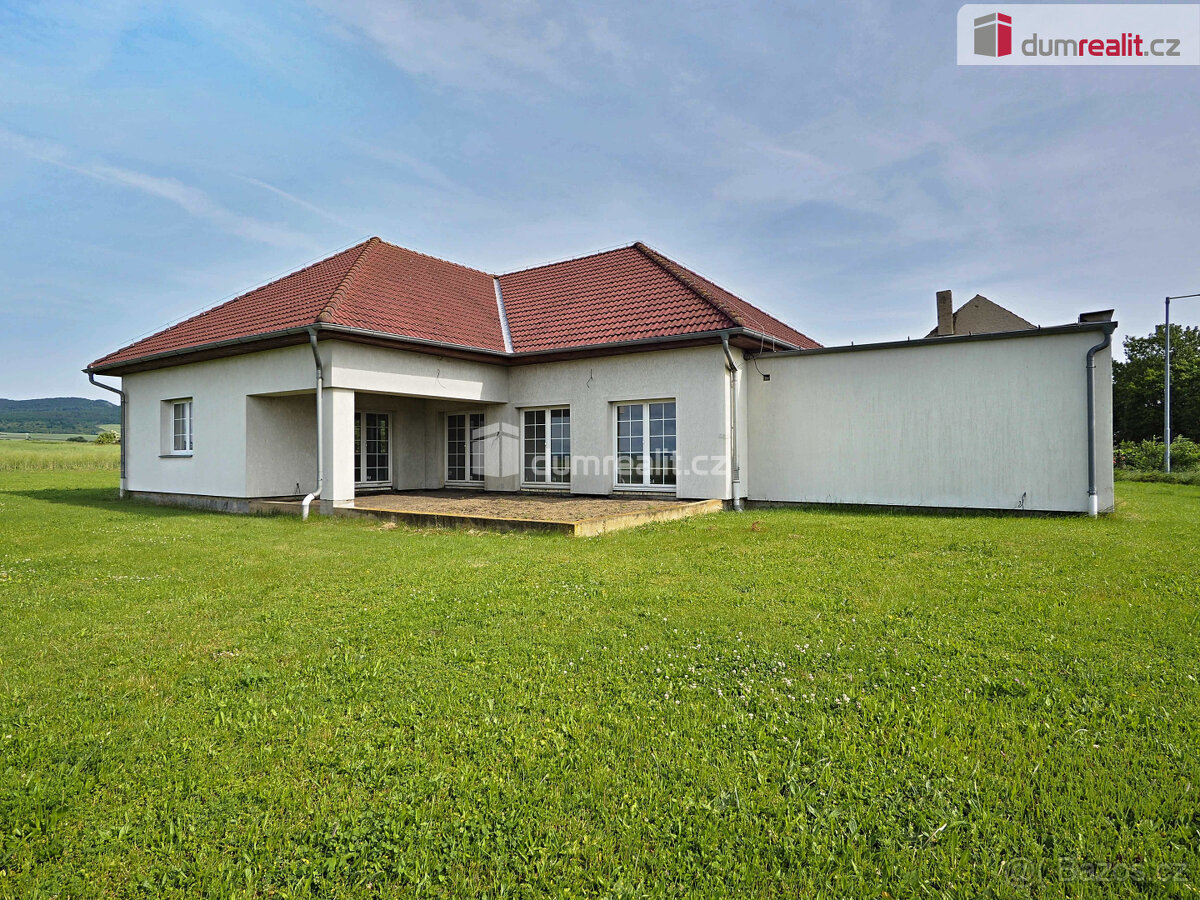 prodej RD 5 nebo 6+1, jídelna, dvojgaráž, šatna, spíž, v obc - Litoměřice | Bazoš.cz