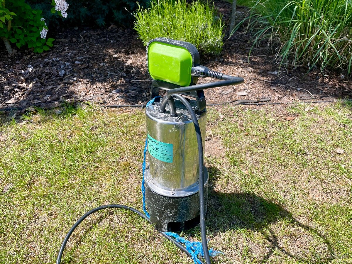 Čerpadlo Fieldmann FVC 4002 EK - Praha - východ | Bazoš.cz