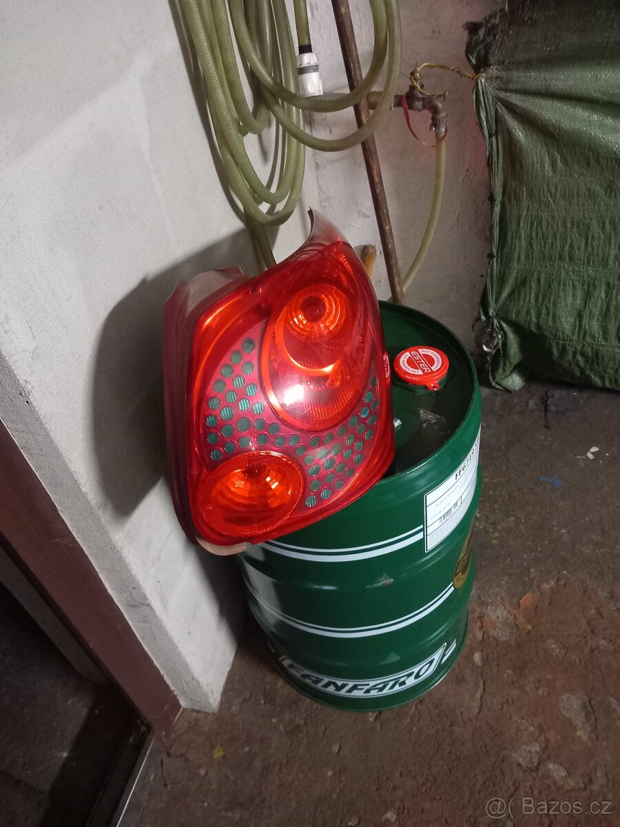 Zadni svetlo Peugeot 207 combi a Sw prave - Uherské Hradiště | Bazoš.cz