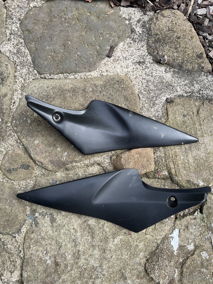 Plasty pod nádrž Suzuki Gsxr 750, 600 k6, k7 - Vsetín | Bazoš.cz