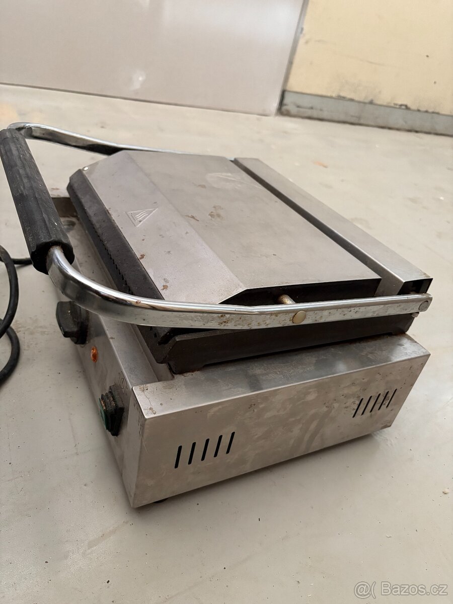 Kontaktní gastro gril Horeca GPG 1001, 3 kW - Teplice | Bazoš.cz