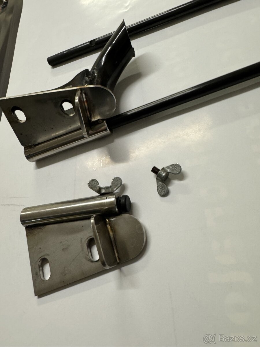 Indian Chief - držáky vlajek - Kolín | Bazoš.cz