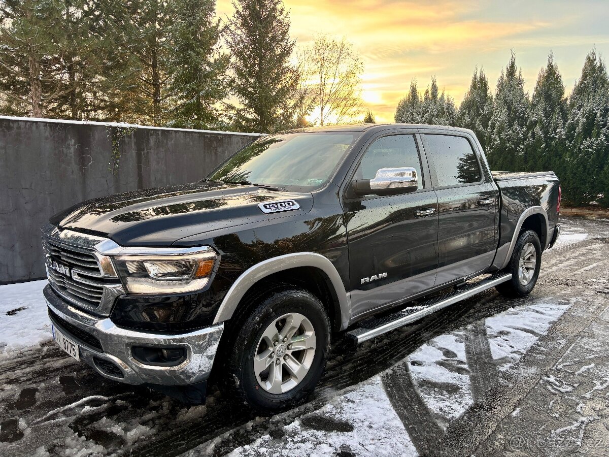 Dodge Ram 1500 5.7 Hemi Laramie 86 000km - Opava | Bazoš.cz