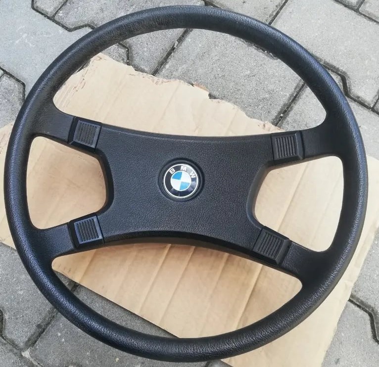 Dobový volant pro vozidla BMW 635 Csi a další. - Rokycany | Bazoš.cz