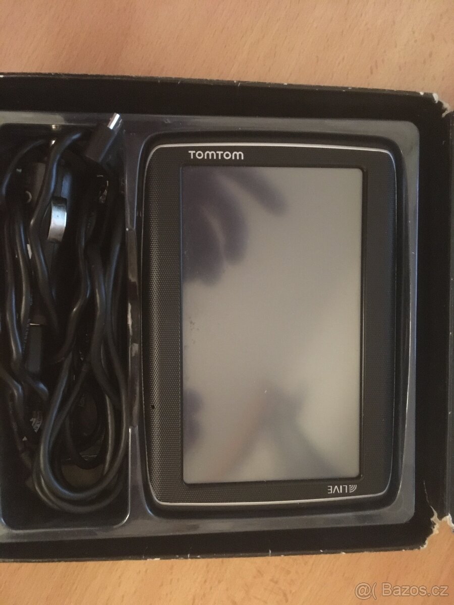 prodám navigaci tomtom 5" GO LIVE 825 - Praha 9 | Bazoš.cz