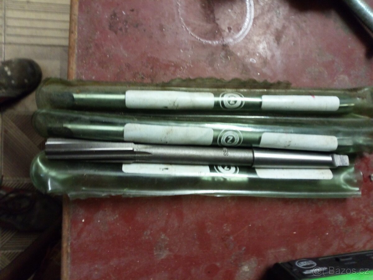 STROJNÍ VÝSTRUŽNÍK 12H7 CSN 221431/DIN 208 B - Plzeň-sever | Bazoš.cz