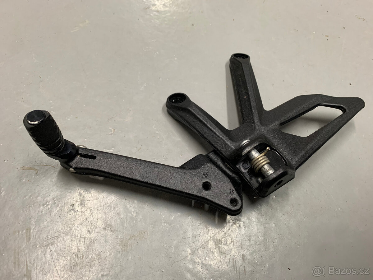 KTM Super Duke 1290 R, 2020+ Držák stupačky L a řadička - Mladá ...