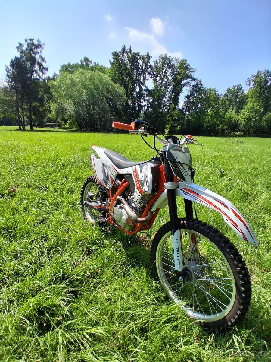 Pitbike 250 ULTIMATE RACING - Benešov | Bazoš.cz