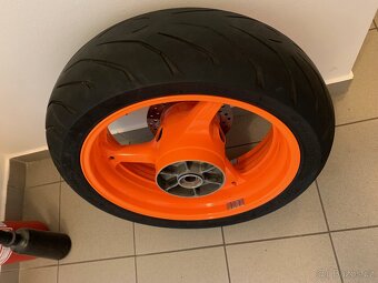 Honda CBR 1000RR Fireblade - kola v barvách REPSOL - Praha 10 | Bazoš.cz