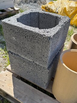 Materiál na komín (2x tvárnice, 2x komínová vložka, ..) - Pardubice ...