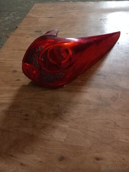 Zadni svetlo Peugeot 207 combi a Sw prave - Uherské Hradiště | Bazoš.cz