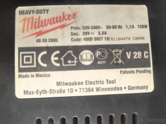 Nabíječka Milwaukee 28V - Frýdek - Místek | Bazoš.cz