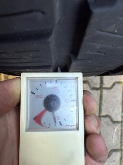 Pirelli P Zero WINTER 245/40 R19 275/35 R19 - Kolín | Bazoš.cz